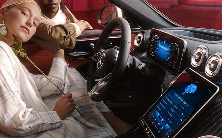 Mercedes-Benz C300 vs Audi A4 | Mercedes-Benz Heritage Valley