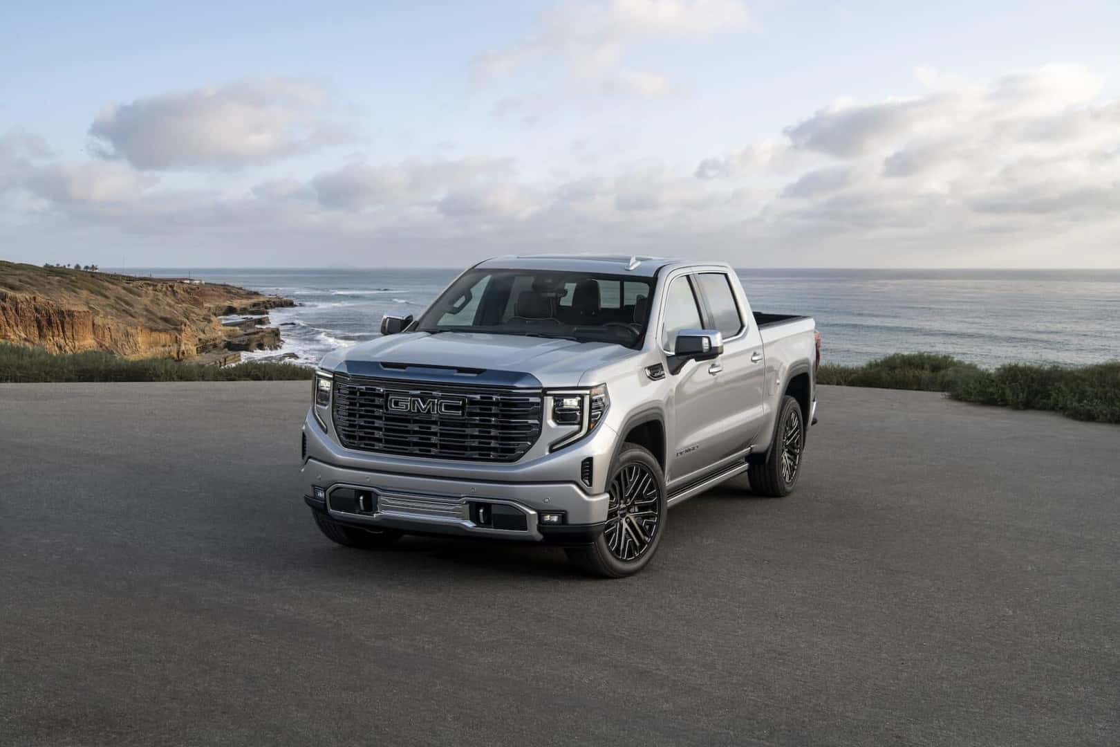 Why You’ll Love the 2025 Sierra Denali Ultimate | Valley GMC